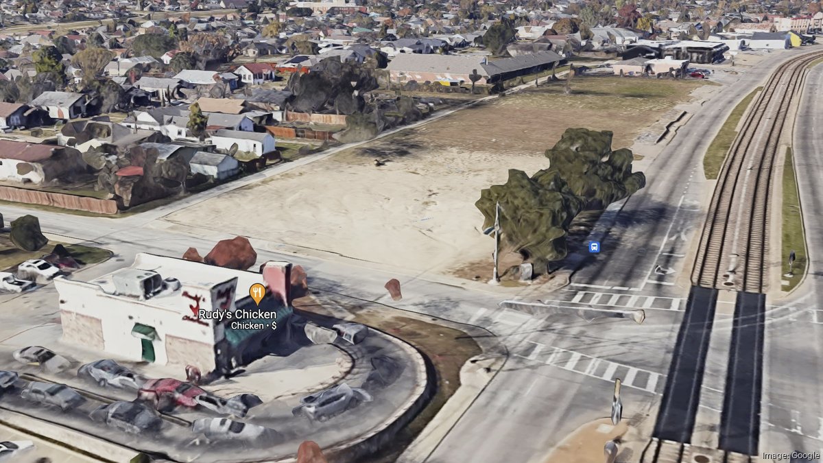 Southern Dallas shopping center gets green light in unique deal ...