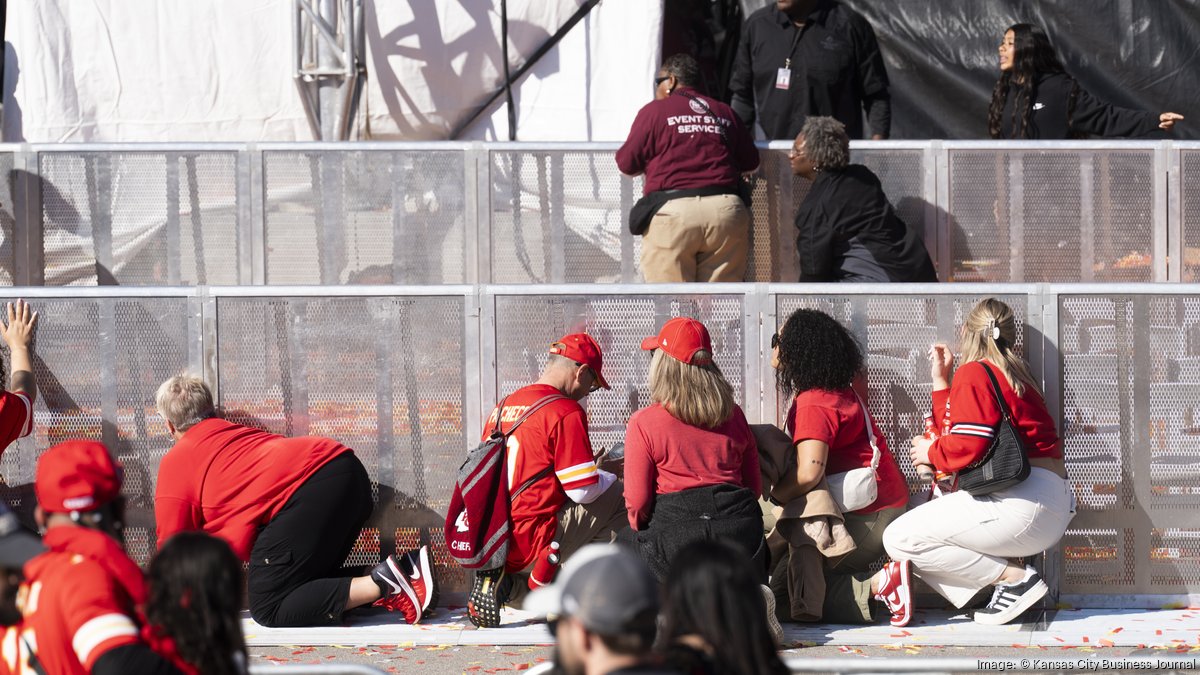 Shooting mars KC Chiefs' Super Bowl celebration (Photos) - St. Louis ...