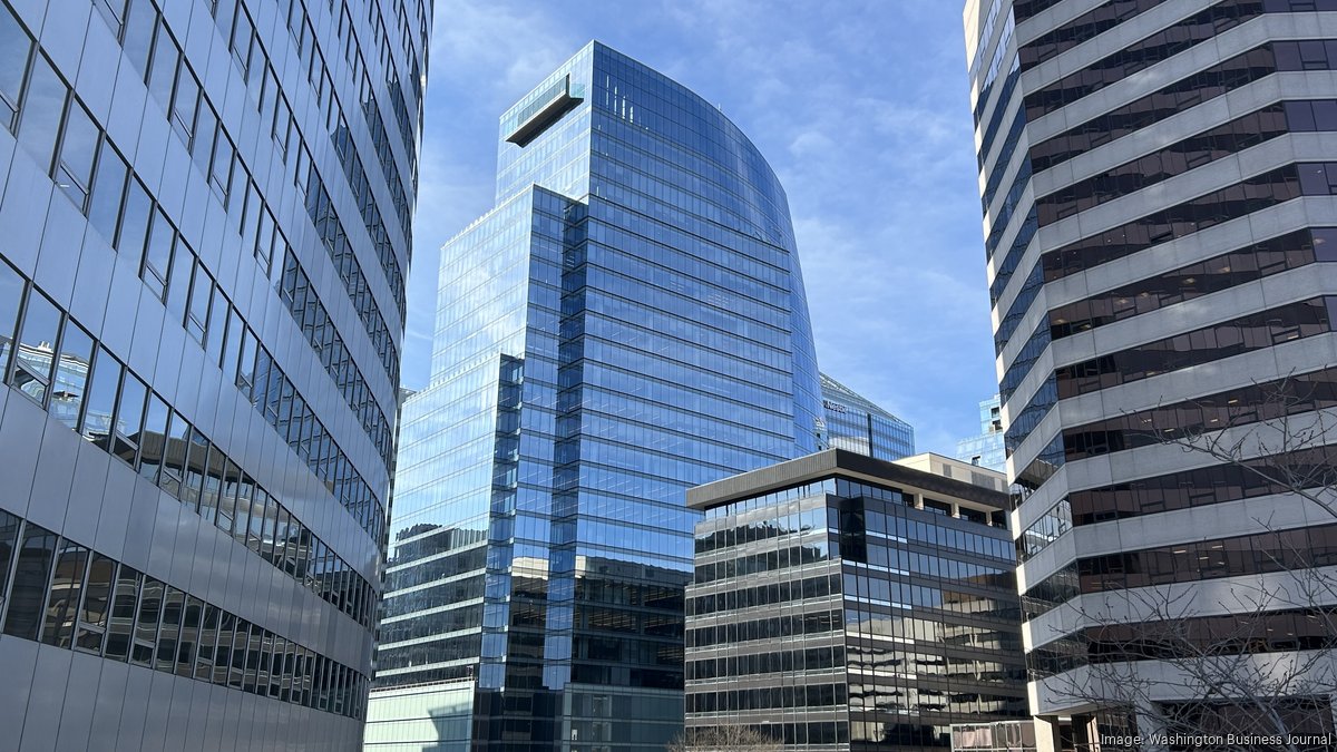 CoStar acquires Rosslyn tower for $325M, plans HQ relocation ...