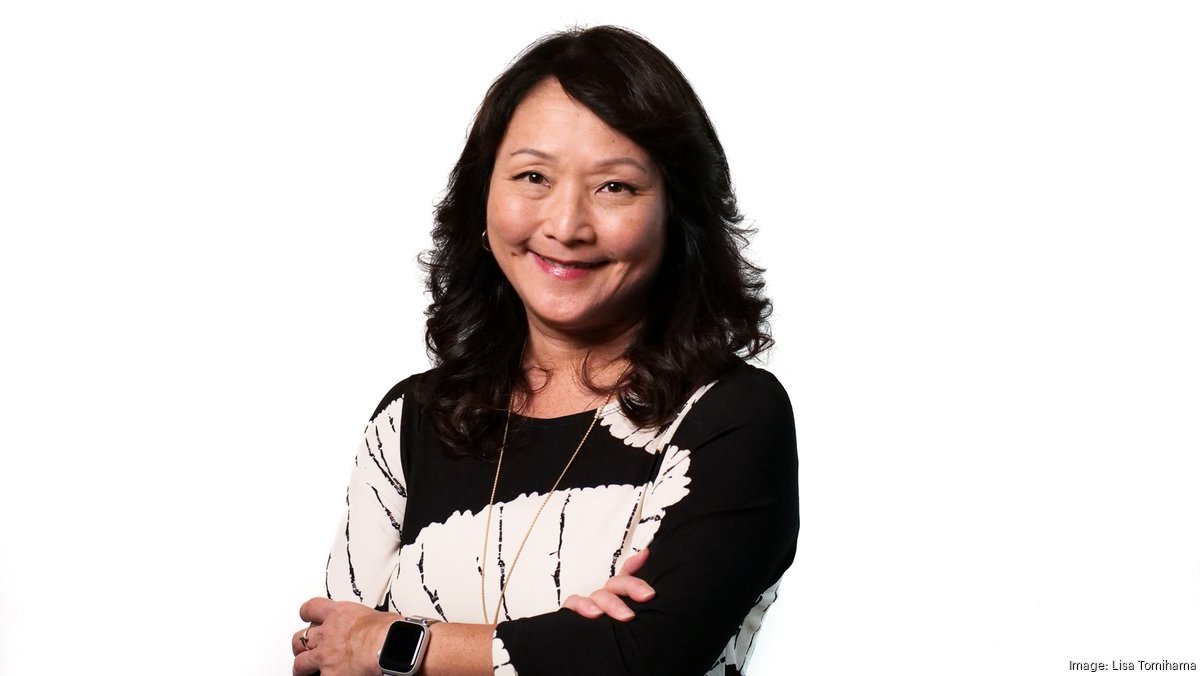 Lisa Tomihama, SVP and Maui region manager, First Hawaiian Bank ...