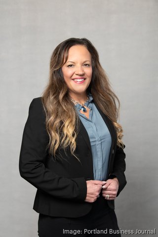 Portland Women of Influence 2024: Barbara Cardinale, KeyBank - Portland ...