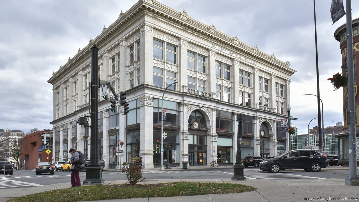 Munirs, a new cocktail and tapas bar, planned for Frear Building in ...