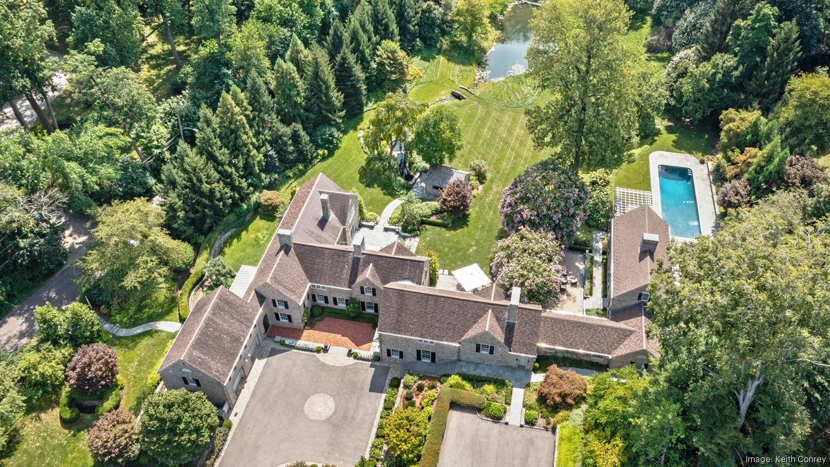 Comcast president Mike Cavanagh's 13,000-SF Chestnut Hill estate lists ...