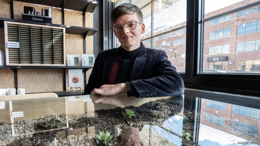 Ryan Castelaz brews a new coffee experience at Discourse - Milwaukee ...