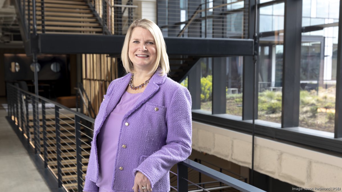 Alaska Air names Microsoft's Lindsay-Rae McIntyre to HR role - Puget ...