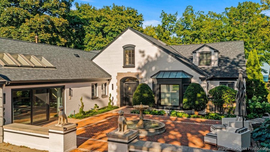 Fox Point home with indoor pool and lake views listed for $1.6M: Open ...