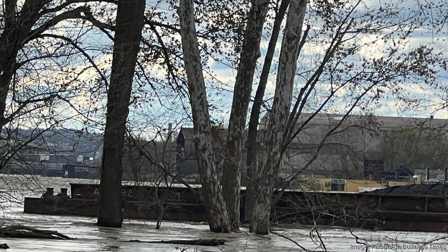 26 barges break loose on Ohio River - Pittsburgh Business Times