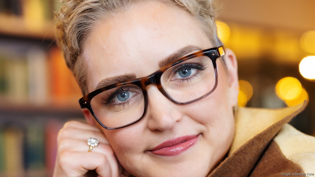 Liz Engel - Journalist Profile - Intelligent Relations