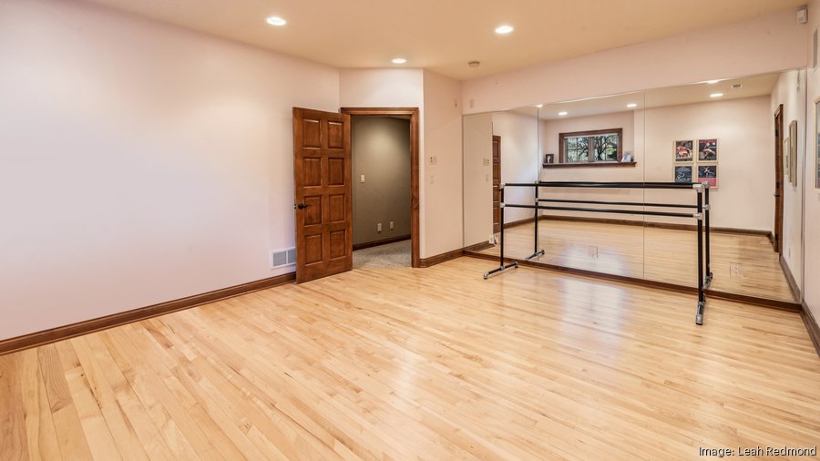 Mequon home on Lake Michigan with dance studio, dog wash listed for $2 ...