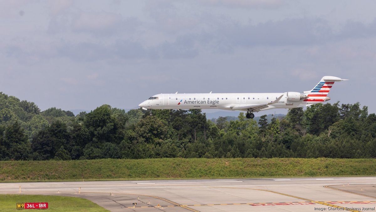 American Airlines, Skywest take over two Contour routes at CLT ...