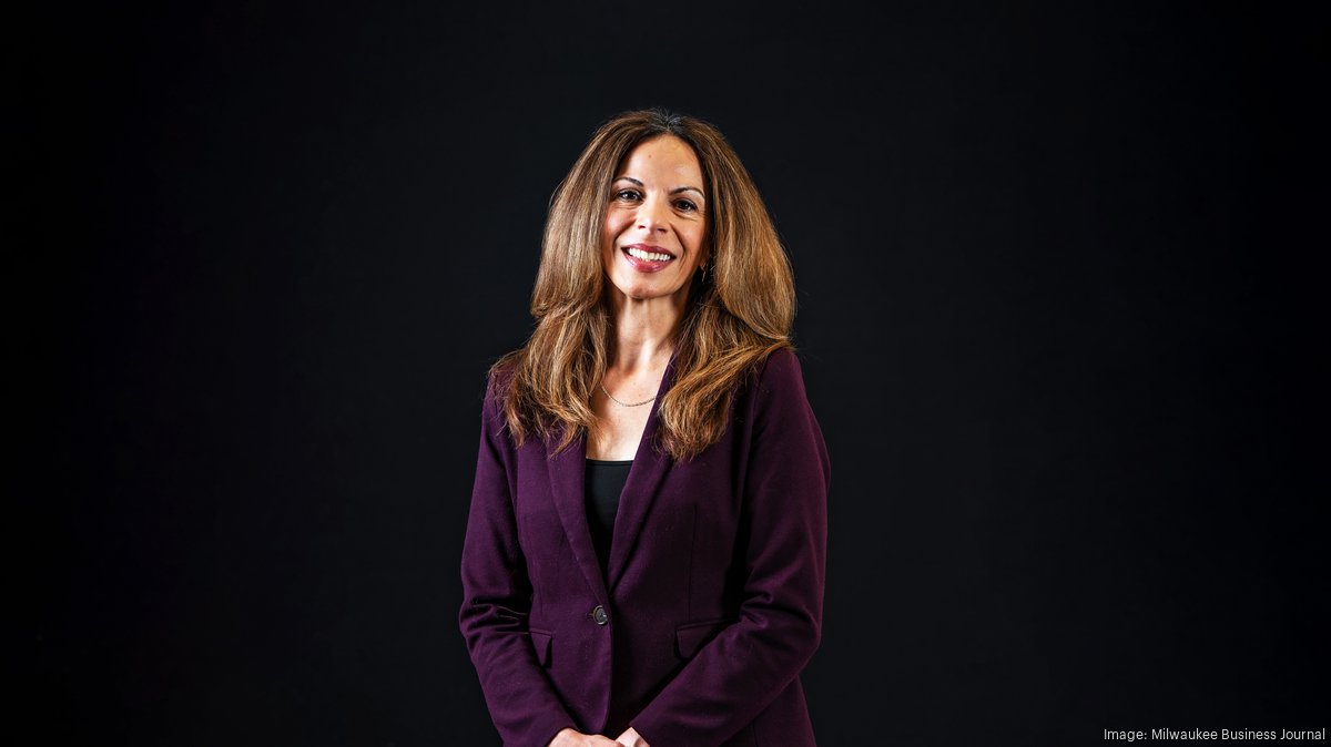 Women of Influence: Helen Boomsma, Schlitz Audubon Nature Center ...