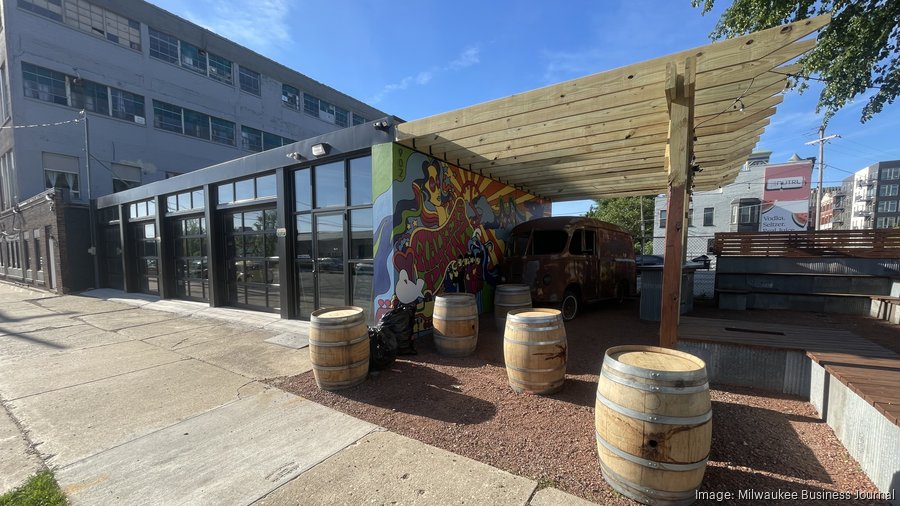 Giving Tree Garage Beer Garden opens in Milwaukee's Walker's Point ...