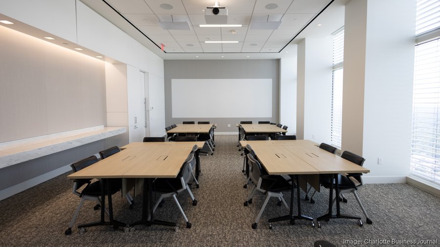 Wells Fargo wraps construction on uptown Charlotte tower project ...