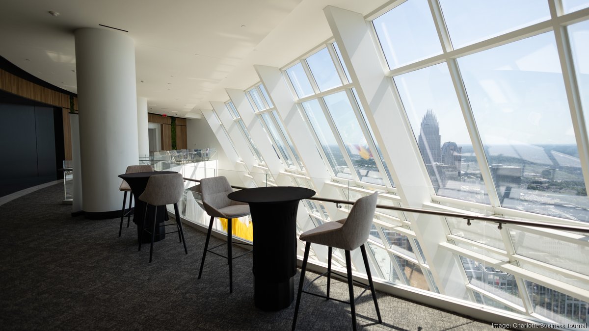 Wells Fargo wraps construction on uptown Charlotte tower project ...