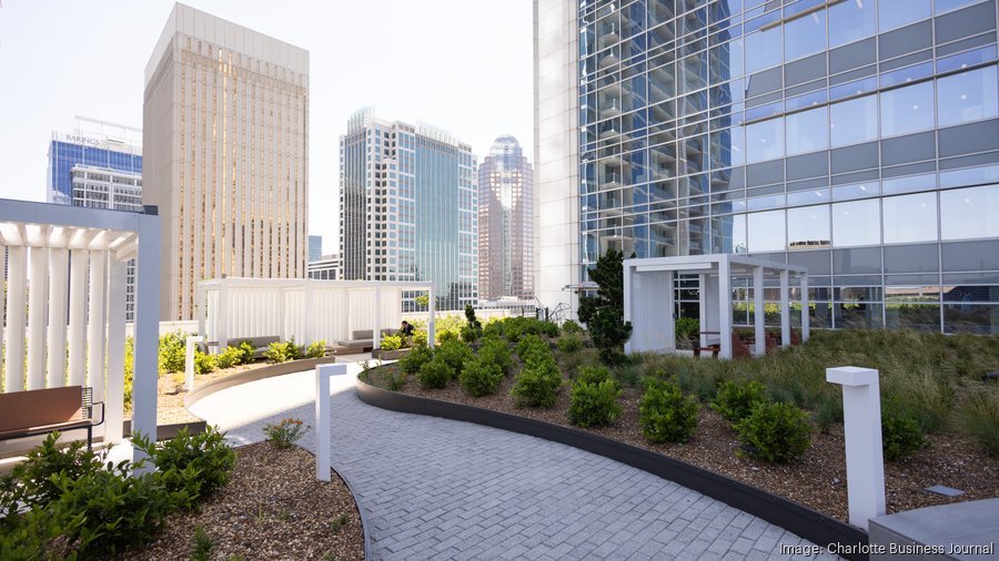 Wells Fargo wraps construction on uptown Charlotte tower project ...