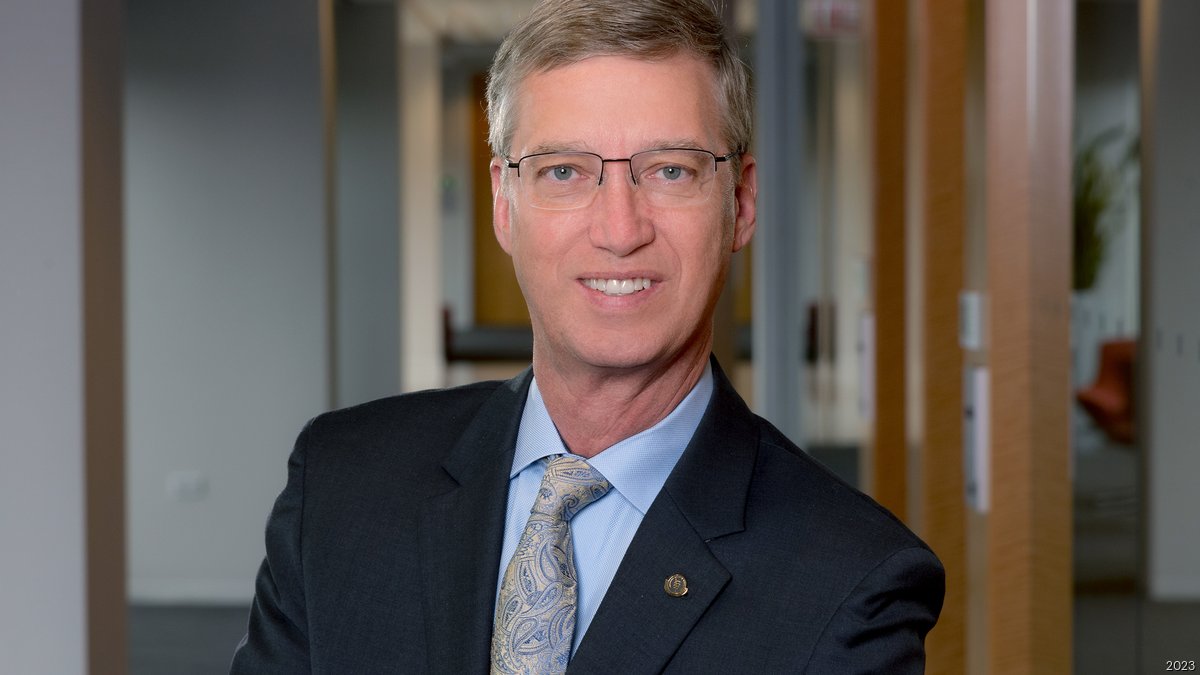 Dr. Bruce Scott sworn in as president of American Medical Association - Louisville Business First