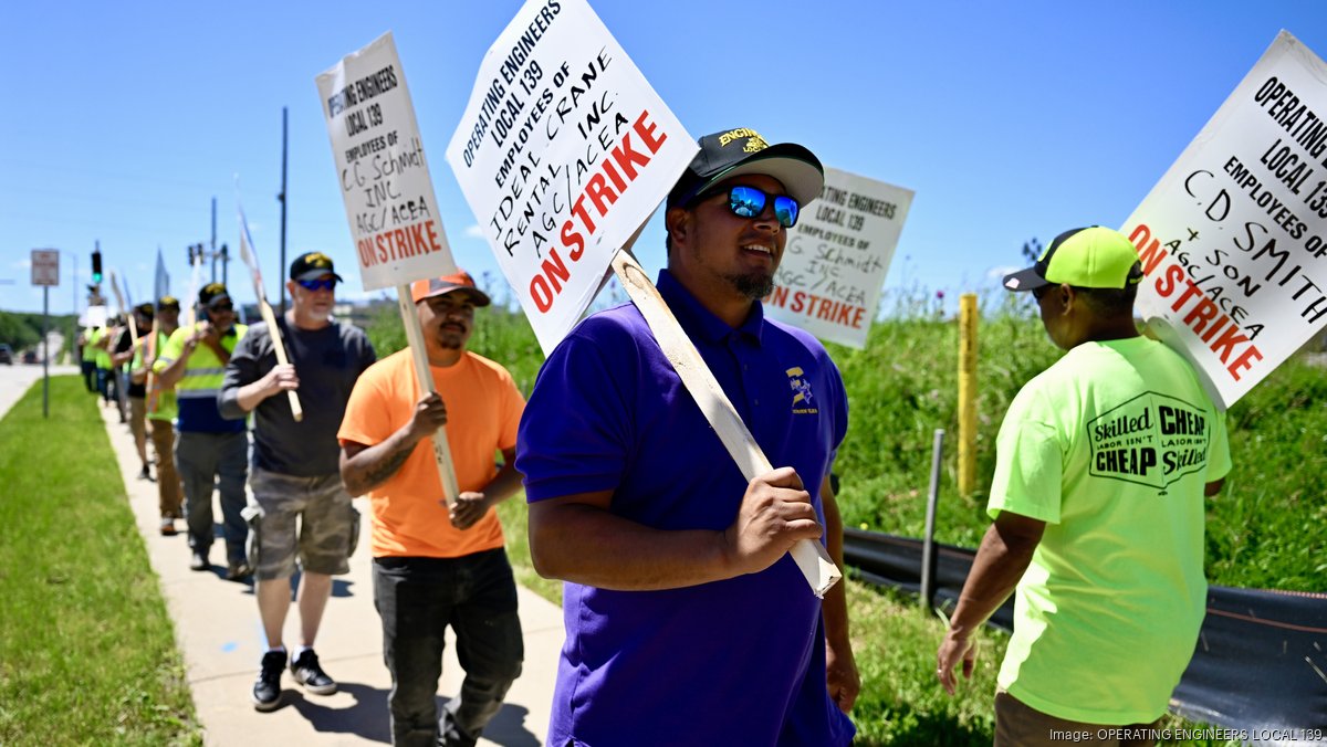 Strike in southeast Wisconsin ends as operating engineers agree to wage ...