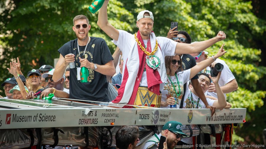 Celtics parade 2024 photos show crowds, crazies to parade route ...