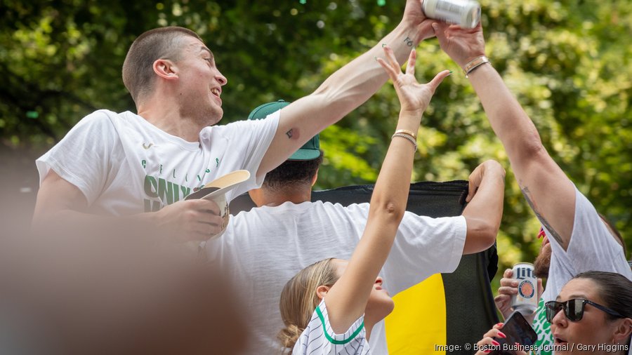 Celtics parade 2024 photos show crowds, crazies to parade route ...