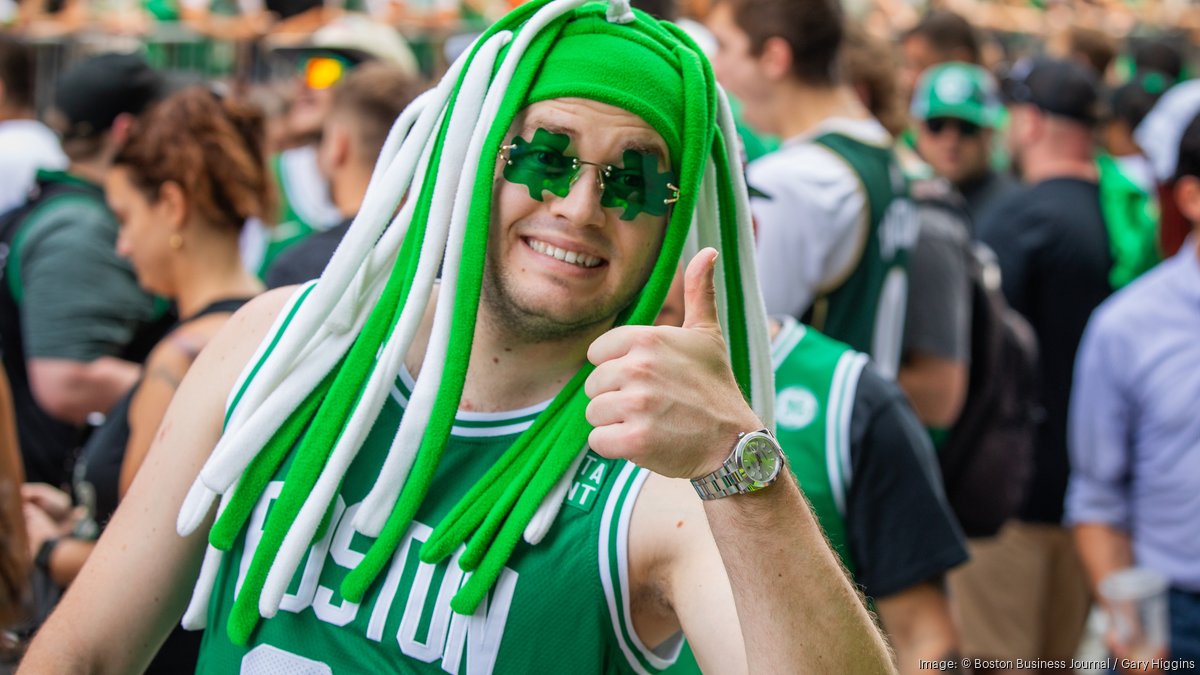 Celtics parade 2024 photos show crowds, crazies to parade route ...