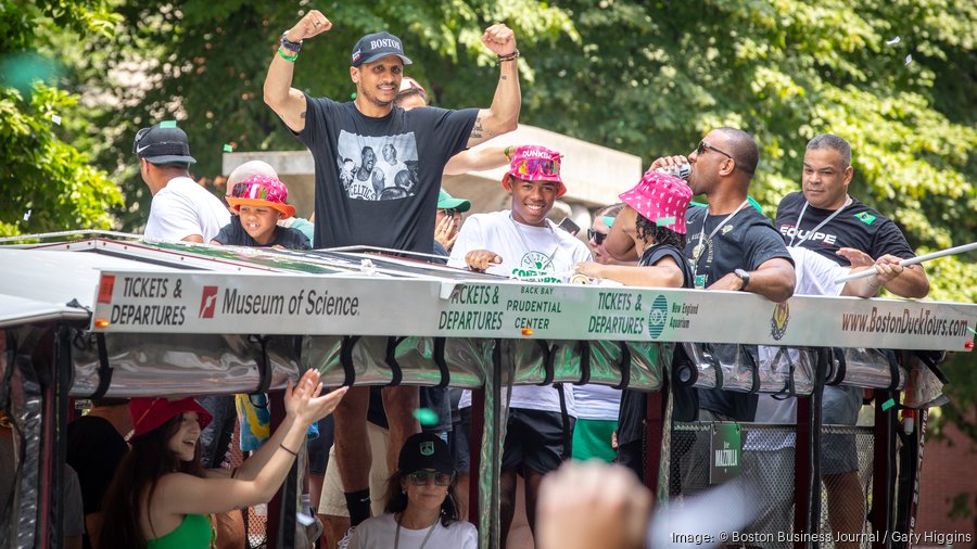 Celtics parade 2024 photos show crowds, crazies to parade route ...