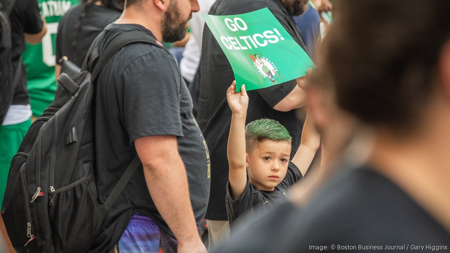 Celtics parade 2024 photos show crowds, crazies to parade route ...