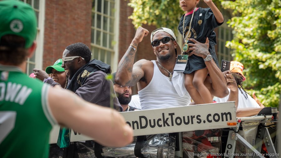 Celtics parade 2024 photos show crowds, crazies to parade route ...