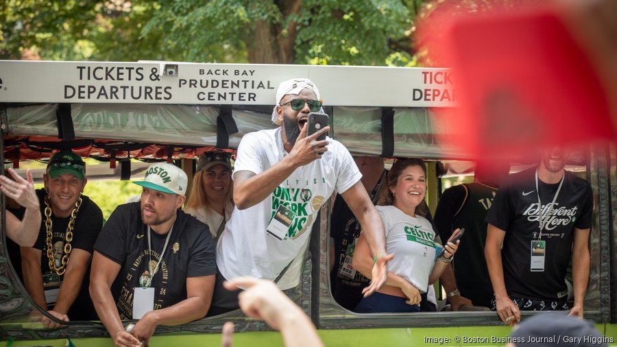 Celtics parade 2024 photos show crowds, crazies to parade route ...
