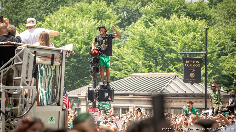 Celtics parade 2024 photos show crowds, crazies to parade route ...