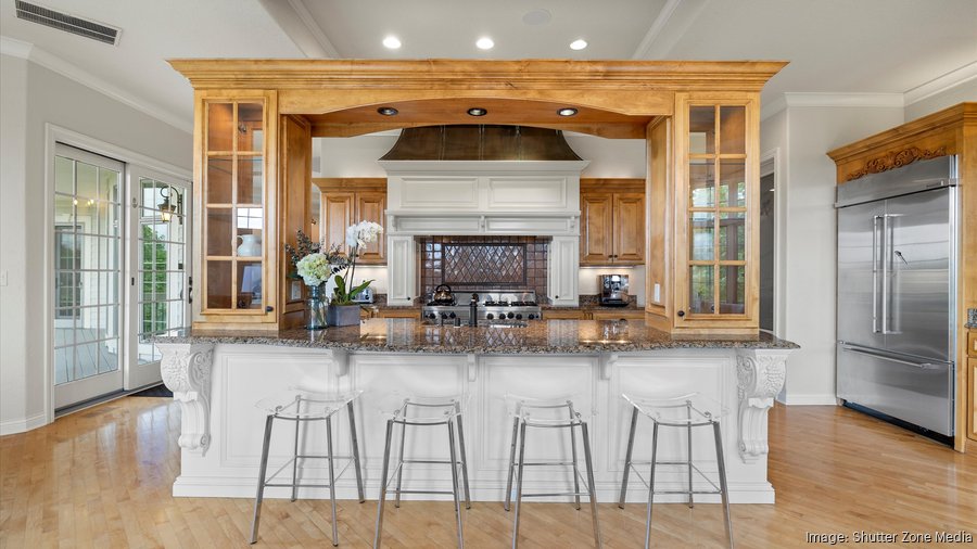 Inside luxury Mequon home with pool listed for $1.8M: Slideshow ...