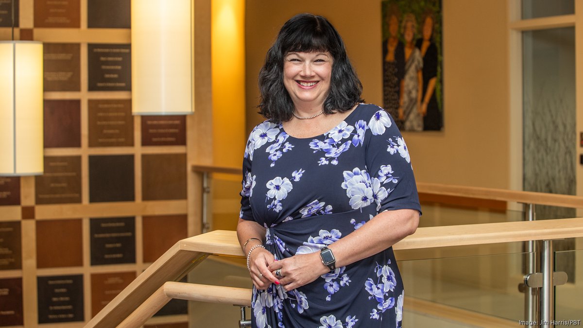 How Nicole Molinaro, Women's Center & Shelter, helps victims in need ...