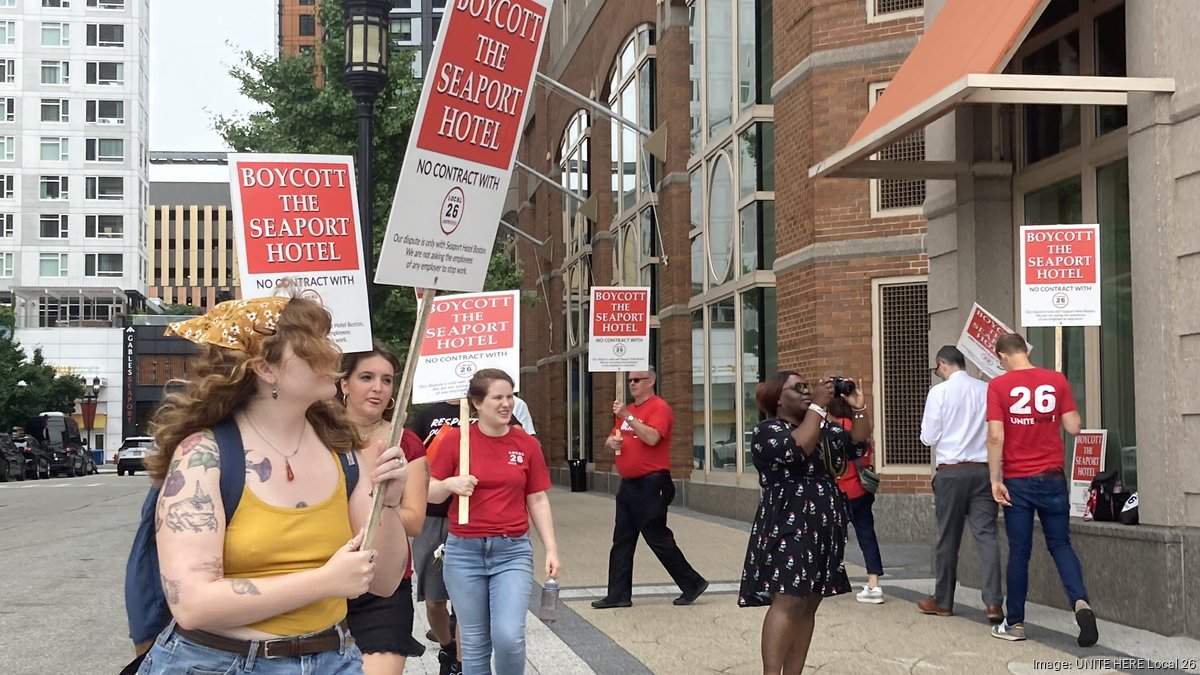 Fidelity-affiliated Seaport Hotel workers call for boycott - Boston ...