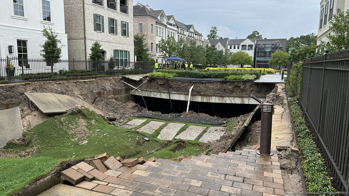 8 homes evacuated following ground collapse at Memorial Green - Houston ...