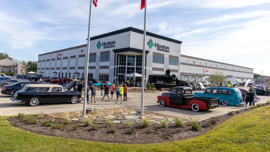 Hunton Distribution helps Houstonians prepare for the heat - Houston ...