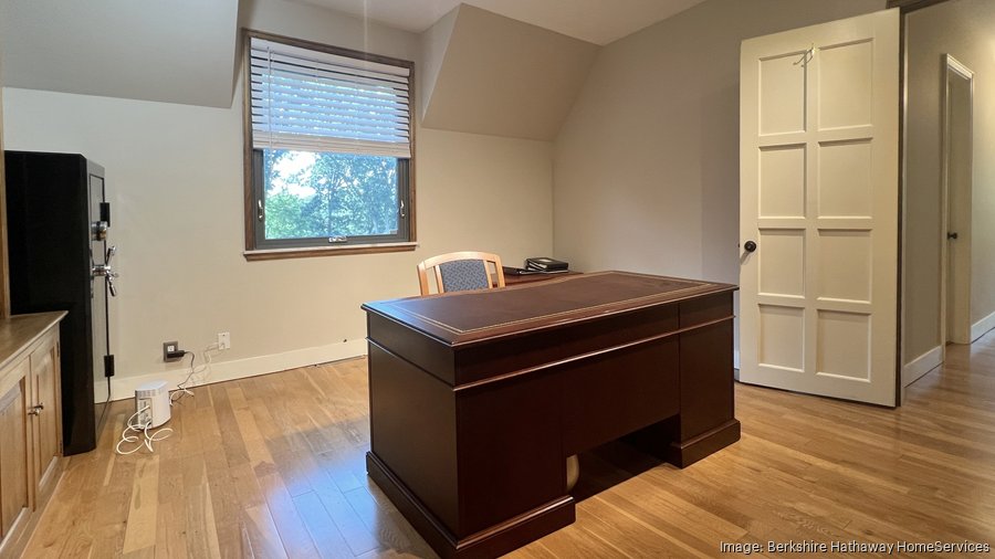 This Bell Acres home is for sale for over $2.4 million (photos ...