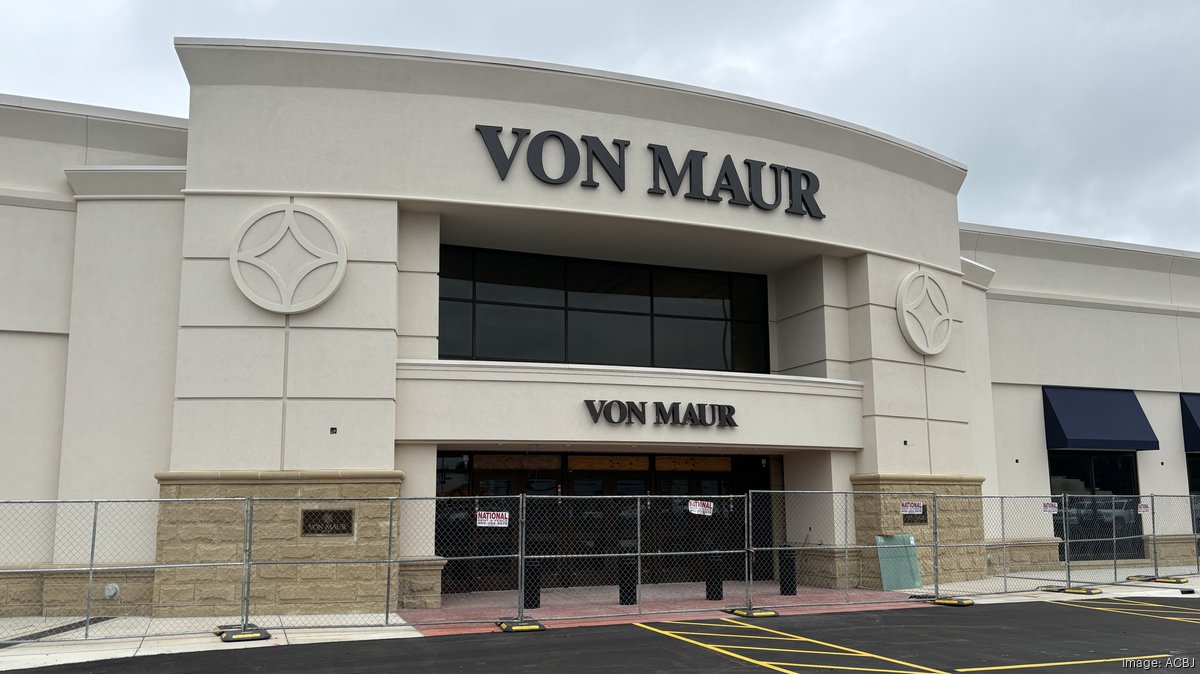 Von Maur previews $30M build out of new South Hills Village store - Pittsburgh Business Times