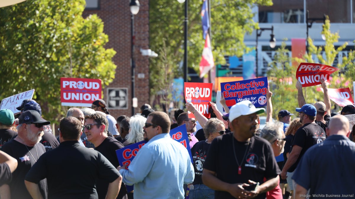 By big margin, Textron Aviation Machinists vote to strike - Wichita ...