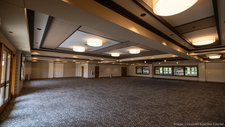 Cincinnati Zoo debuts Elephant Trek exhibit - Cincinnati Business Courier