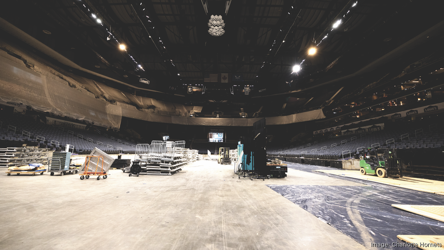 R&B star Maxwell headlines Spectrum Center's re-opening night ...