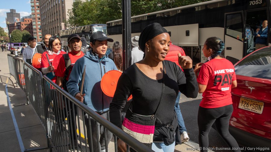 Hilton hotel workers reach agreement - Boston Business Journal