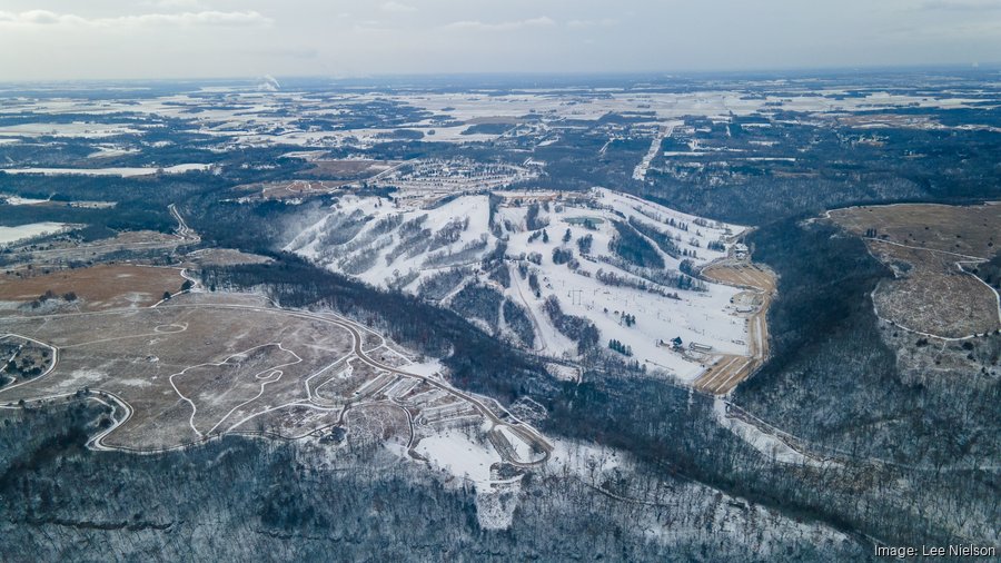 Vail Resort's 2025 Epic pass sales fall - Denver Business Journal