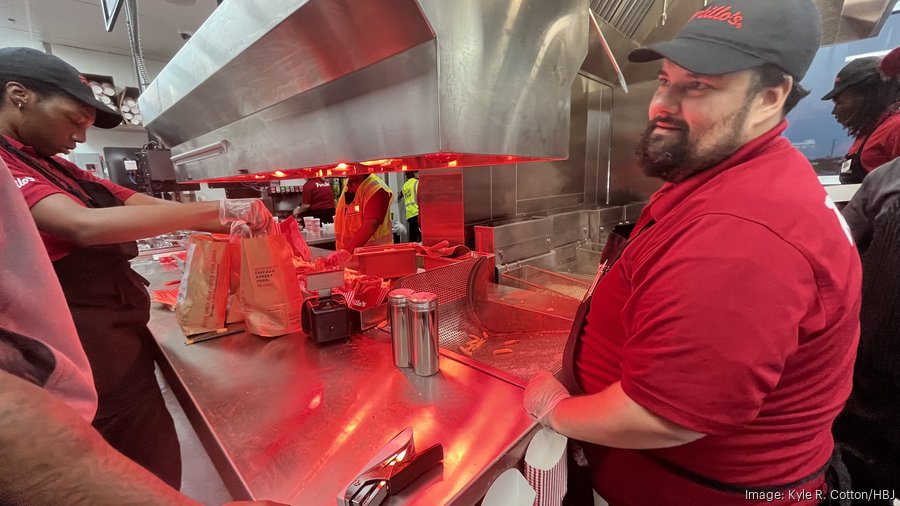 Portillo's opens first Houston-area restaurant with more to come ...
