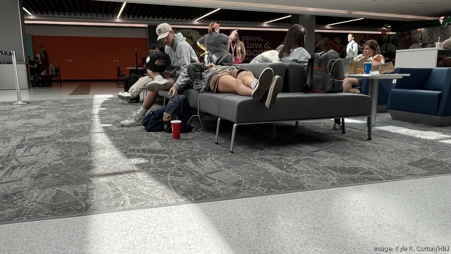 Bush Intercontinental Airport (IAH) Terminal D expansion opens ...