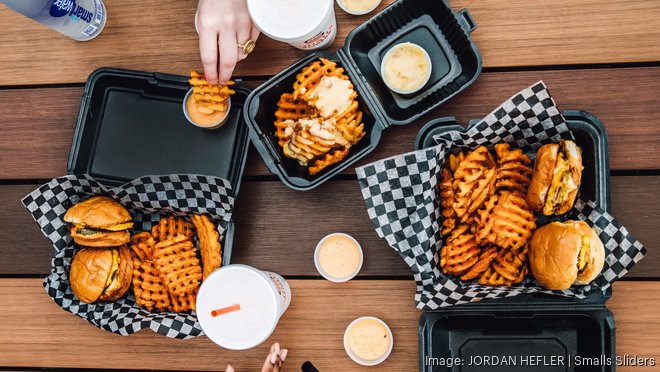 Smalls Sliders to start build on first St. Louis-area shop, in ...