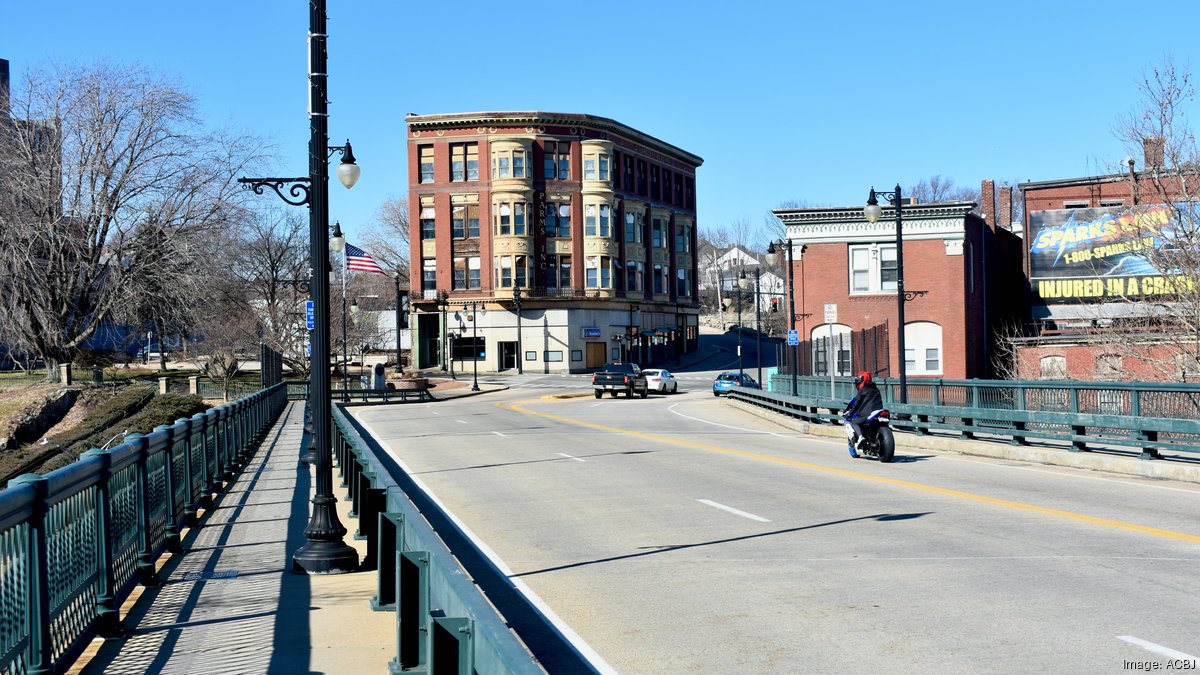 Woonsocket mayor hits back at S&P for bond rating downgrade ...