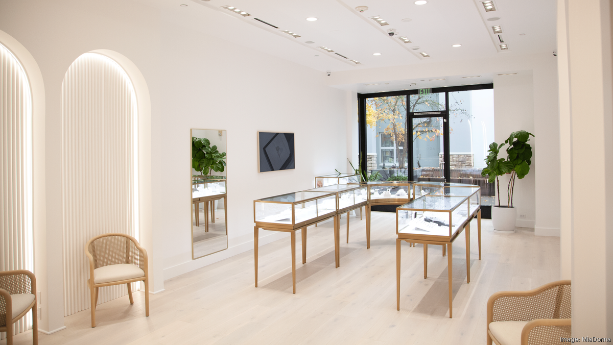 MiaDonna opens flagship store at Bridgeport Village - Portland Business ...
