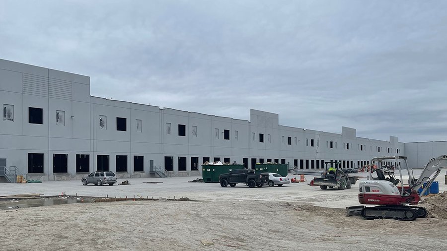 thredUP will open flagship distribution center in Dallas area to ...