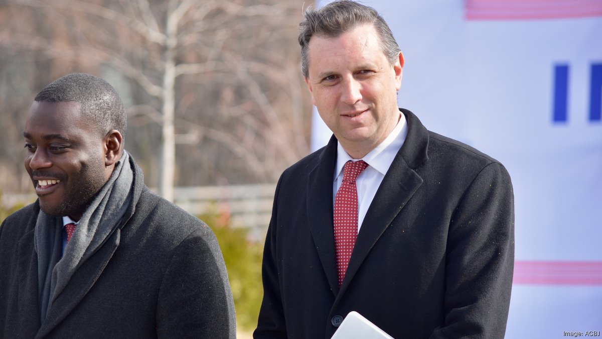 Magaziner sponsors bill to ban stock-trading in Congress - Providence ...
