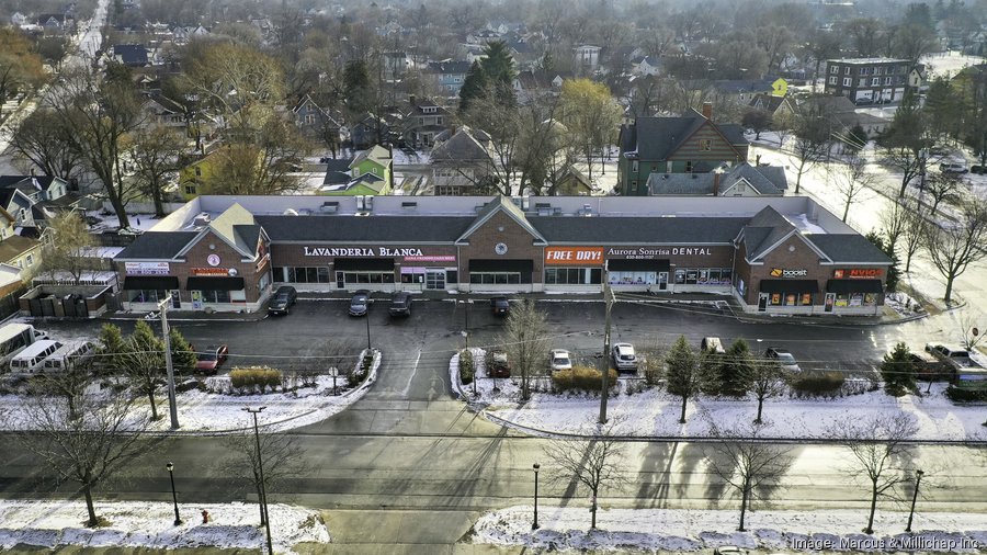 Aurora retail center sold for $3.3 million - Chicago Business Journal