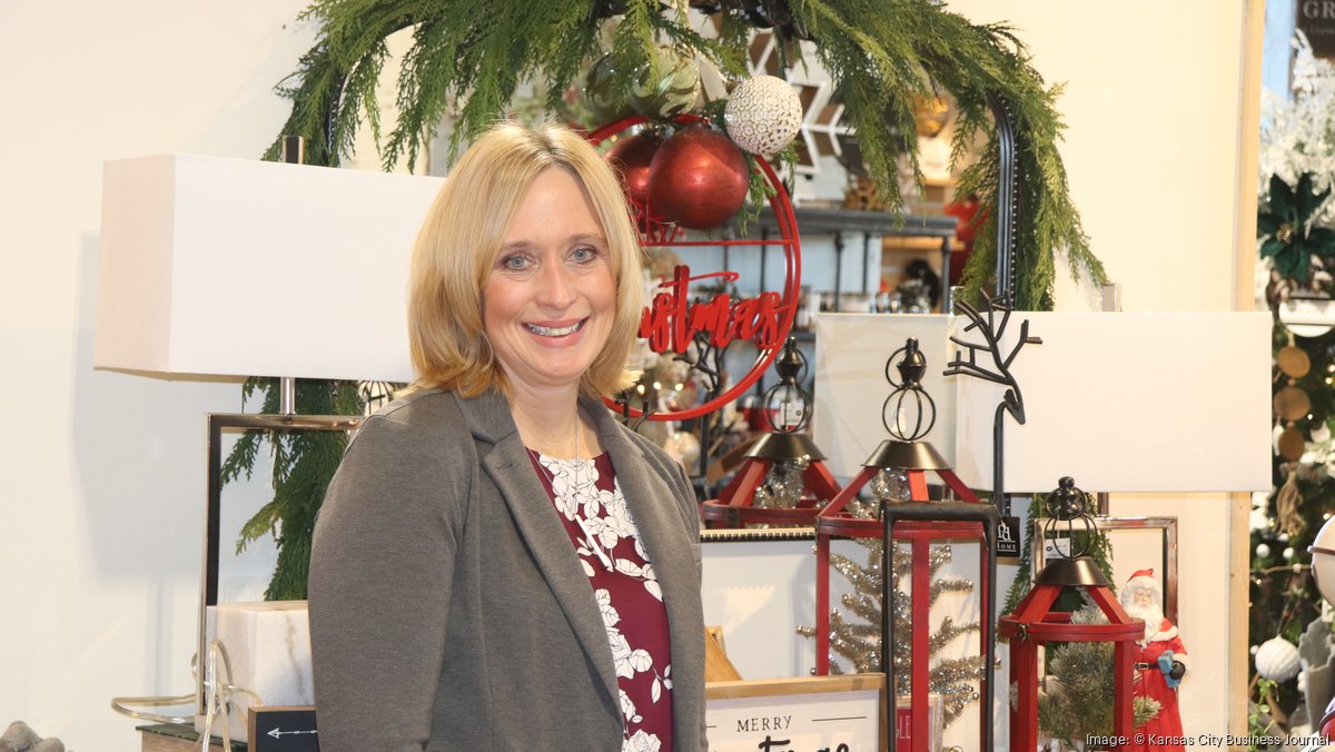 Former Hallmark exec trades corporate job for retail ownership - Kansas ...